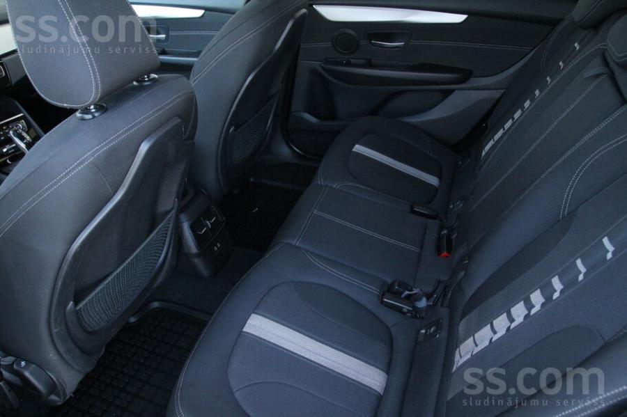 Black BMW 218 2018 in Riga, with an engine capacity of 2.00 L and mileage of 159 thousand km for 13900 €, photo 7 on AUTOMOTO.COM.LV