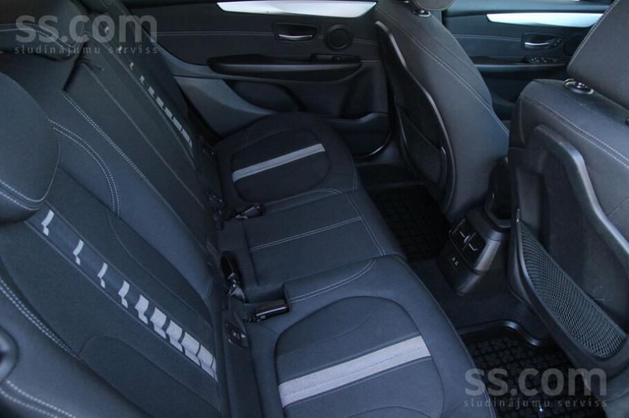 Black BMW 218 2018 in Riga, with an engine capacity of 2.00 L and mileage of 159 thousand km for 13900 €, photo 9 on AUTOMOTO.COM.LV