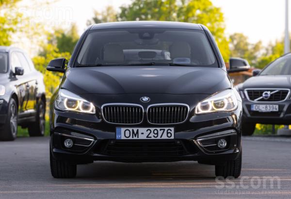 Black BMW 218 2014 in Jelgava, with an engine capacity of 2.00 L and mileage of 0 thousand km for 7950 €, photo 3 on AUTOMOTO.COM.LV