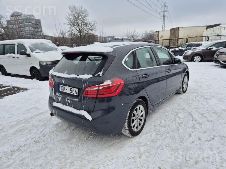 Black BMW 218 2015 in Riga, with an engine capacity of 2.00 L and mileage of 254 thousand km for 8990 €, photo 5 on AUTOMOTO.COM.LV