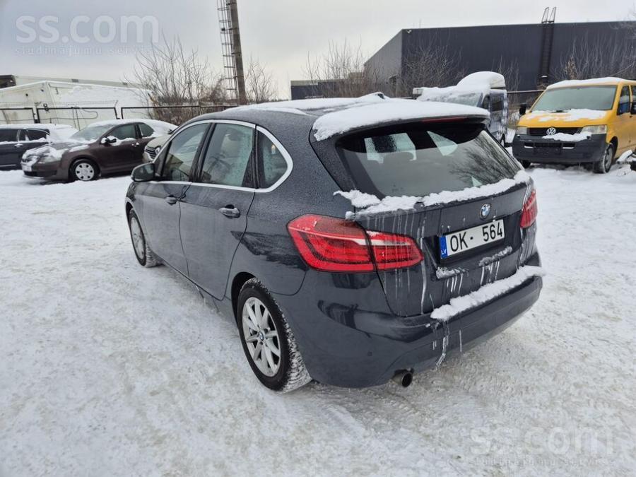 Black BMW 218 2015 in Riga, with an engine capacity of 2.00 L and mileage of 254 thousand km for 8990 €, photo 7 on AUTOMOTO.COM.LV
