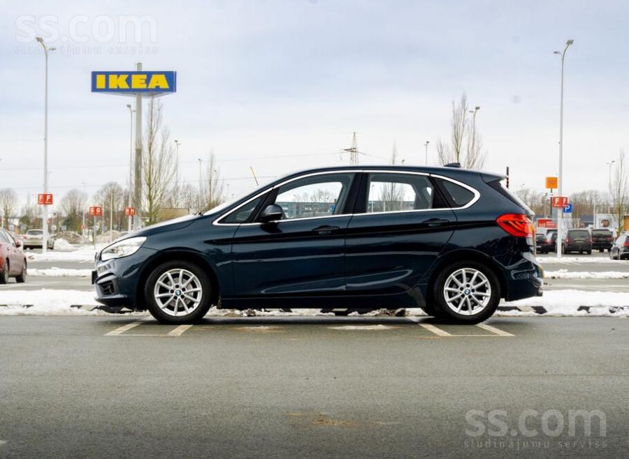 Black BMW 218 2015 in Riga, with an engine capacity of 2.00 L and mileage of 254 thousand km for 8990 €, photo 9 on AUTOMOTO.COM.LV