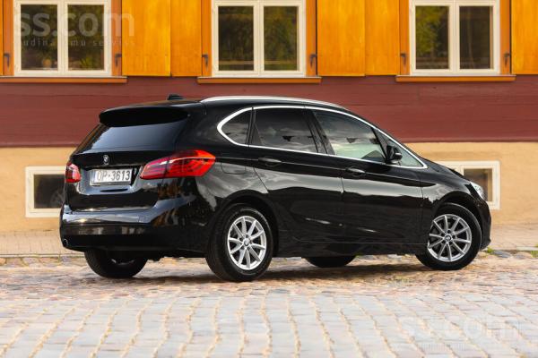 Melns BMW 218 2015 Jelgava, ar dzinēja tilpumu 2.00 L un nobraukumu 0 tūkst. km par 8990 €, foto 3 vietnē AUTOMOTO.COM.LV