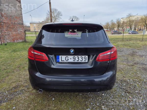 Black BMW 218 2017 in Liepaja, with an engine capacity of 1.80 L and mileage of 211 thousand km for 8650 €, photo 5 on AUTOMOTO.COM.LV