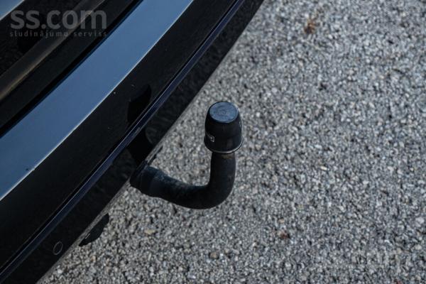 Black BMW 218 2015 in Tukums, with an engine capacity of 2.00 L and mileage of 179 thousand km for 9990 €, photo 5 on AUTOMOTO.COM.LV