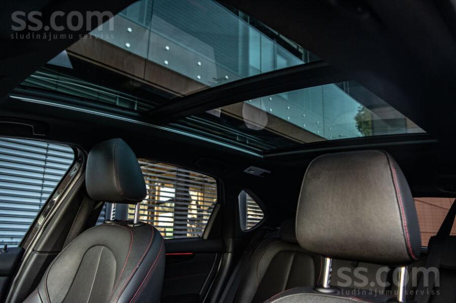 Black BMW 218 2015 in Tukums, with an engine capacity of 2.00 L and mileage of 179 thousand km for 9990 €, photo 11 on AUTOMOTO.COM.LV