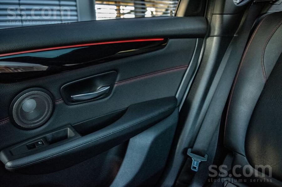 Black BMW 218 2015 in Tukums, with an engine capacity of 2.00 L and mileage of 179 thousand km for 9990 €, photo 19 on AUTOMOTO.COM.LV