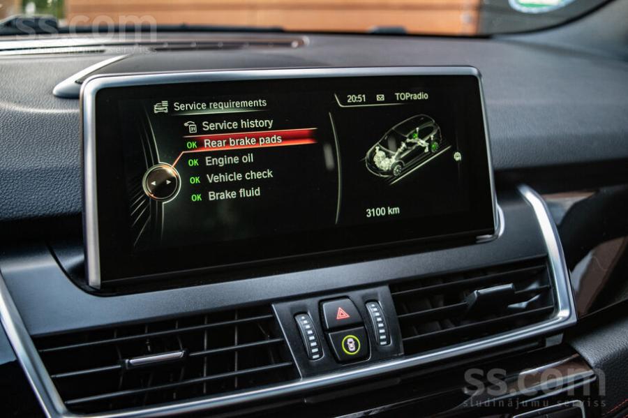 Black BMW 218 2015 in Tukums, with an engine capacity of 2.00 L and mileage of 179 thousand km for 9990 €, photo 22 on AUTOMOTO.COM.LV