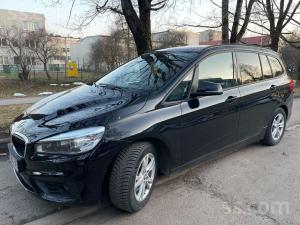 Black BMW 218 2015 in Riga, with an engine capacity of 1.50 L and mileage of 156 thousand km for 9990 €, photo 3 on AUTOMOTO.COM.LV