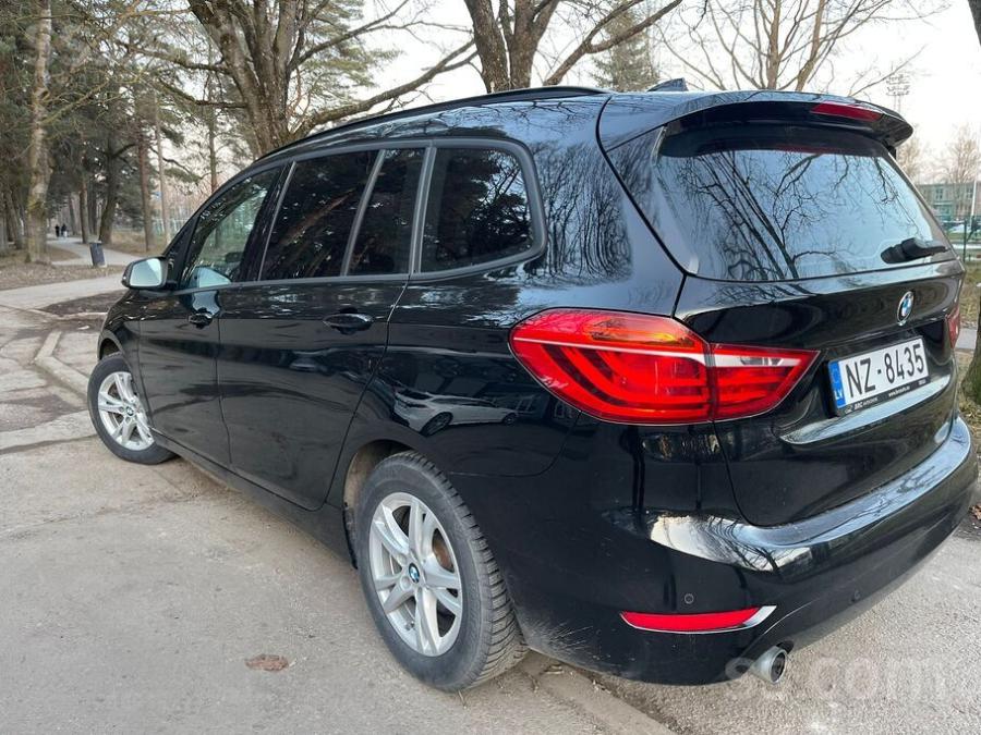 Black BMW 218 2015 in Riga, with an engine capacity of 1.50 L and mileage of 156 thousand km for 9990 €, photo 4 on AUTOMOTO.COM.LV