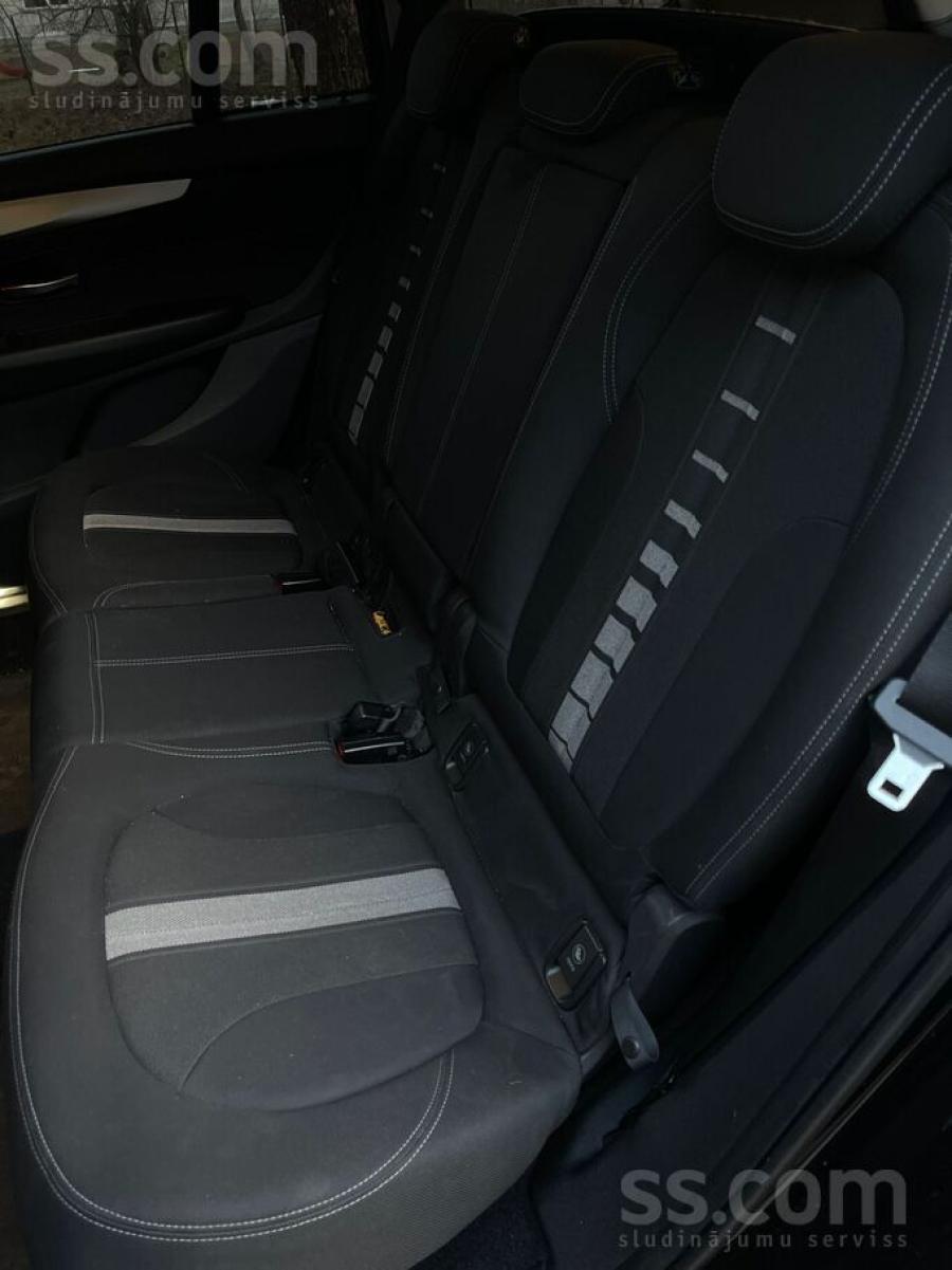 Black BMW 218 2015 in Riga, with an engine capacity of 1.50 L and mileage of 156 thousand km for 9990 €, photo 11 on AUTOMOTO.COM.LV