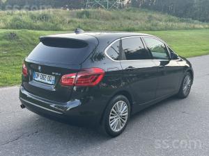 Black BMW 218 2015 in Riga, with an engine capacity of 2.00 L and mileage of 183 thousand km for 10200 €, photo 4 on AUTOMOTO.COM.LV
