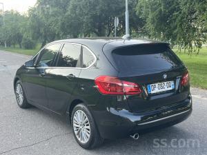 Black BMW 218 2015 in Riga, with an engine capacity of 2.00 L and mileage of 183 thousand km for 10200 €, photo 5 on AUTOMOTO.COM.LV