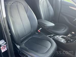 Black BMW 218 2015 in Riga, with an engine capacity of 2.00 L and mileage of 183 thousand km for 10200 €, photo 8 on AUTOMOTO.COM.LV