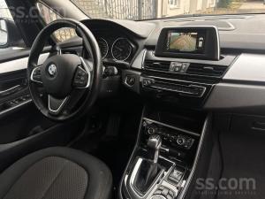 Melns BMW 218 2015 Liepāja, ar dzinēja tilpumu 2.00 L un nobraukumu 301 tūkst. km par 7500 €, foto 19 vietnē AUTOMOTO.COM.LV