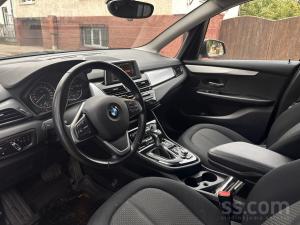 Melns BMW 218 2015 Liepāja, ar dzinēja tilpumu 2.00 L un nobraukumu 301 tūkst. km par 7500 €, foto 20 vietnē AUTOMOTO.COM.LV