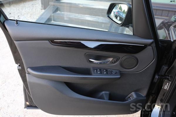 Melns BMW 218 2019 Tukums, ar dzinēja tilpumu 2.00 L un nobraukumu 188 tūkst. km par 12390 €, foto 9 vietnē AUTOMOTO.COM.LV