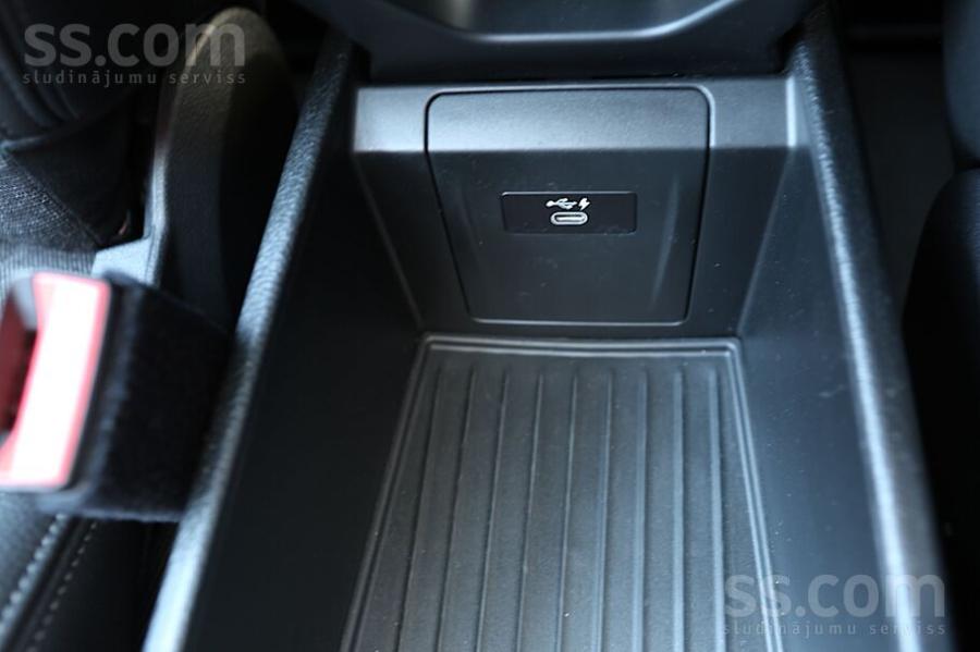 Black BMW 218 2019 in Tukums, with an engine capacity of 2.00 L and mileage of 188 thousand km for 12390 €, photo 25 on AUTOMOTO.COM.LV