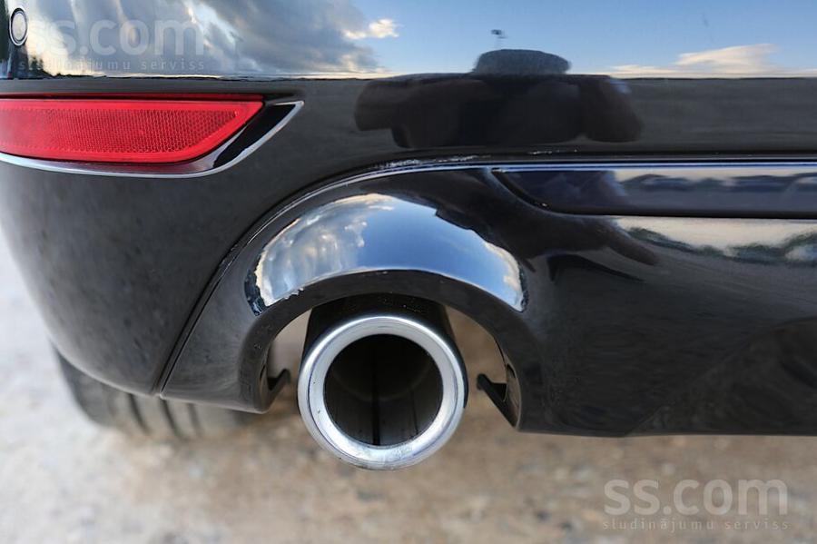 Black BMW 218 2019 in Tukums, with an engine capacity of 2.00 L and mileage of 188 thousand km for 12390 €, photo 33 on AUTOMOTO.COM.LV