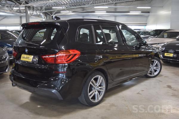 Black BMW 218 2022 in Riga, with an engine capacity of 1.50 L and mileage of 146 thousand km for 15900 €, photo 2 on AUTOMOTO.COM.LV