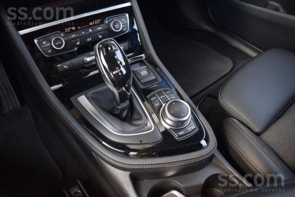 Black BMW 218 2022 in Riga, with an engine capacity of 1.50 L and mileage of 146 thousand km for 15900 €, photo 5 on AUTOMOTO.COM.LV