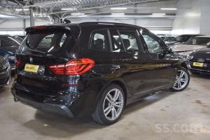 Black BMW 218 2022 in Riga, with an engine capacity of 1.50 L and mileage of 146 thousand km for 15900 €, photo 3 on AUTOMOTO.COM.LV