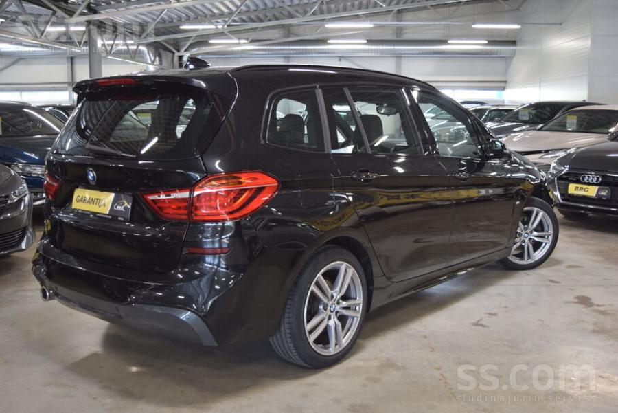 Black BMW 218 2022 in Riga, with an engine capacity of 1.50 L and mileage of 146 thousand km for 15900 €, photo 3 on AUTOMOTO.COM.LV