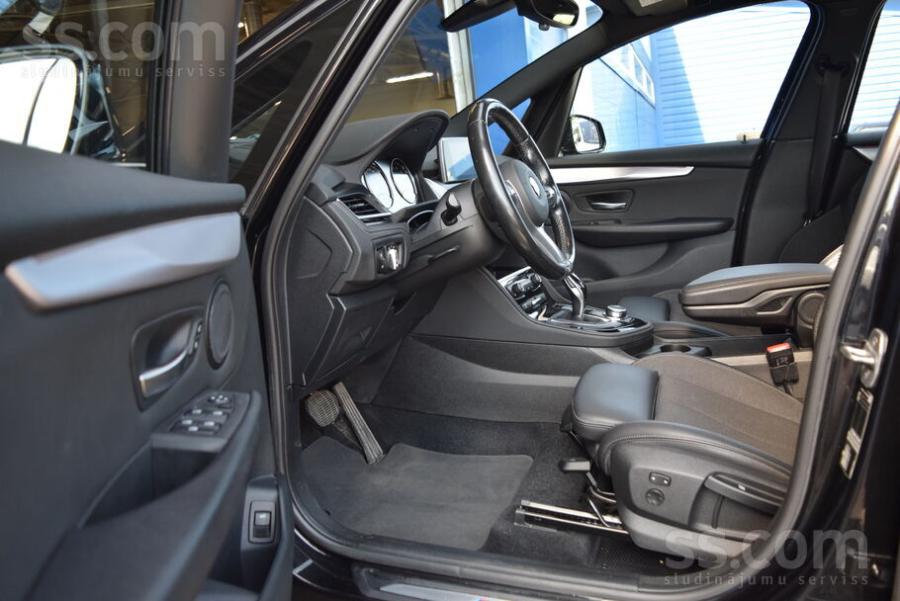 Black BMW 218 2022 in Riga, with an engine capacity of 1.50 L and mileage of 146 thousand km for 15900 €, photo 4 on AUTOMOTO.COM.LV