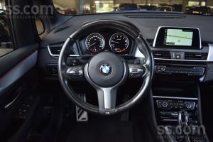 Black BMW 218 2022 in Riga, with an engine capacity of 1.50 L and mileage of 146 thousand km for 15900 €, photo 11 on AUTOMOTO.COM.LV