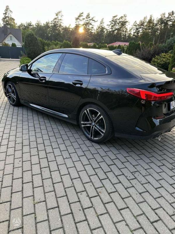BMW 218 2021 VarÄna vietnÄ Melns BMW 218 2021 VarÄna, ar dzinÄja tilpumu 0.00 L un nobraukumu 126 tÅ«kst. km par 23700 ā¬, foto 8 vietnÄ AUTOMOTO.COM.LV