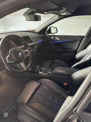 Melns BMW 218 2021 Varėna, ar dzinēja tilpumu 0.00 L un nobraukumu 126 tūkst. km par 23700 €, foto 10 vietnē AUTOMOTO.COM.LV