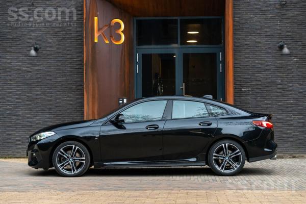 Black BMW 218 2024 in Riga, with an engine capacity of 1.50 L and mileage of 33 thousand km for 27990 €, photo 2 on AUTOMOTO.COM.LV