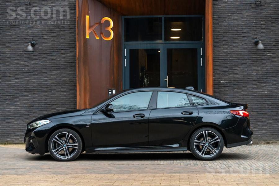 Black BMW 218 2024 in Riga, with an engine capacity of 1.50 L and mileage of 33 thousand km for 27990 €, photo 3 on AUTOMOTO.COM.LV