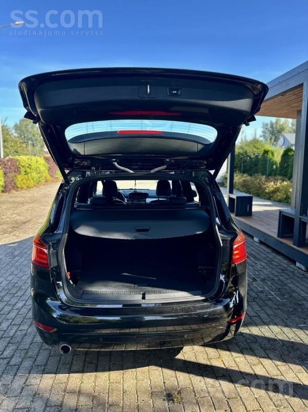 Black BMW 218 2018 in Riga, with an engine capacity of 2.00 L and mileage of 231 thousand km for 13500 €, photo 7 on AUTOMOTO.COM.LV