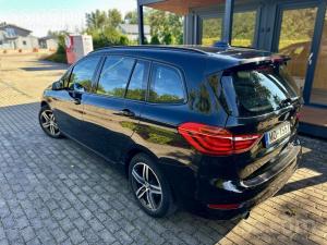 Black BMW 218 2018 in Riga, with an engine capacity of 2.00 L and mileage of 231 thousand km for 13500 €, photo 9 on AUTOMOTO.COM.LV