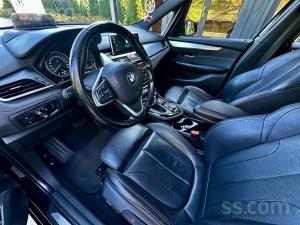 Black BMW 218 2018 in Riga, with an engine capacity of 2.00 L and mileage of 231 thousand km for 13500 €, photo 11 on AUTOMOTO.COM.LV