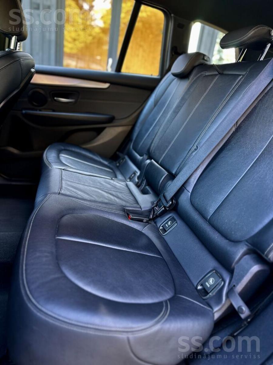 Black BMW 218 2018 in Riga, with an engine capacity of 2.00 L and mileage of 231 thousand km for 13500 €, photo 13 on AUTOMOTO.COM.LV