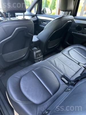 Black BMW 218 2018 in Riga, with an engine capacity of 2.00 L and mileage of 231 thousand km for 13500 €, photo 25 on AUTOMOTO.COM.LV