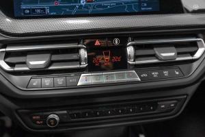 Black BMW 218 2022 in Vilnius, with an engine capacity of 2.00 L and mileage of 81 thousand km for 22900 €, photo 19 on AUTOMOTO.COM.LV