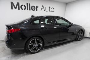 Black BMW 218 2022 in Vilnius, with an engine capacity of 2.00 L and mileage of 81 thousand km for 22900 €, photo 5 on AUTOMOTO.COM.LV