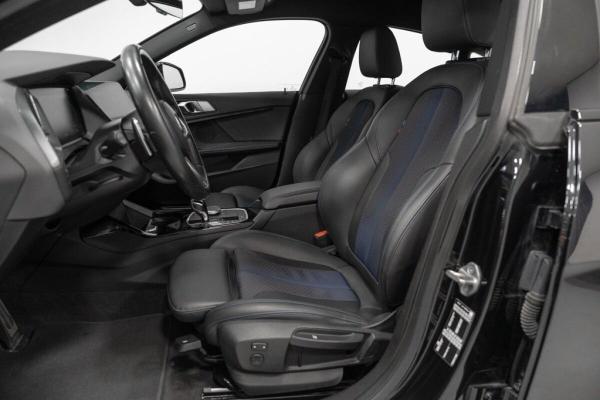 Black BMW 218 2022 in Vilnius, with an engine capacity of 2.00 L and mileage of 81 thousand km for 22900 €, photo 5 on AUTOMOTO.COM.LV