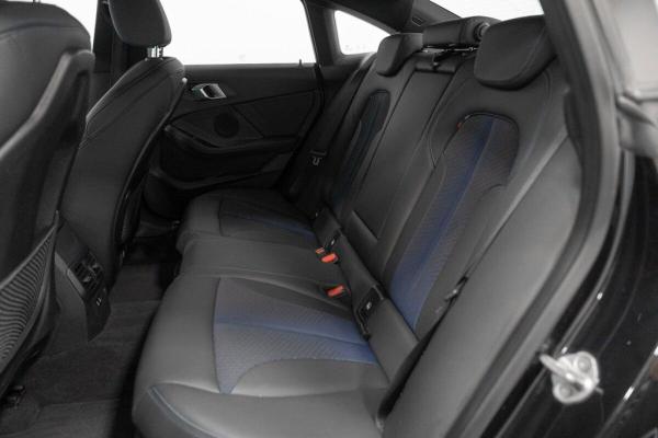 Black BMW 218 2022 in Vilnius, with an engine capacity of 2.00 L and mileage of 81 thousand km for 22900 €, photo 6 on AUTOMOTO.COM.LV