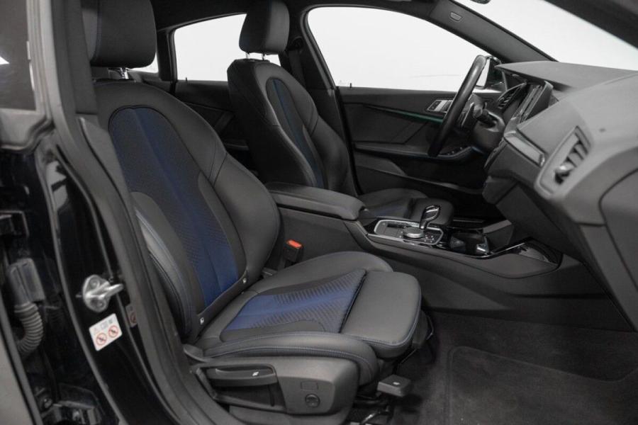Black BMW 218 2022 in Vilnius, with an engine capacity of 2.00 L and mileage of 81 thousand km for 22900 €, photo 8 on AUTOMOTO.COM.LV
