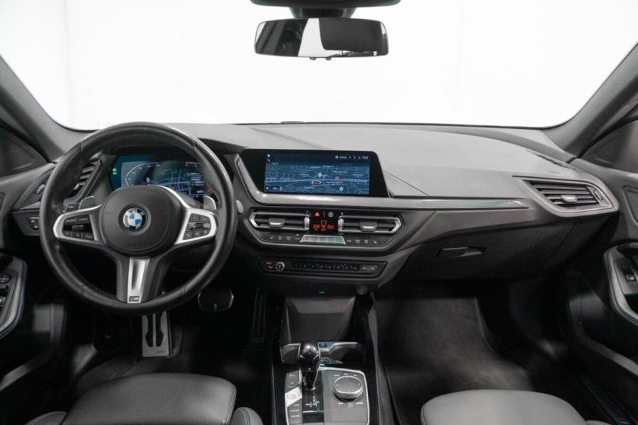 Black BMW 218 2022 in Vilnius, with an engine capacity of 2.00 L and mileage of 81 thousand km for 22900 €, photo 10 on AUTOMOTO.COM.LV