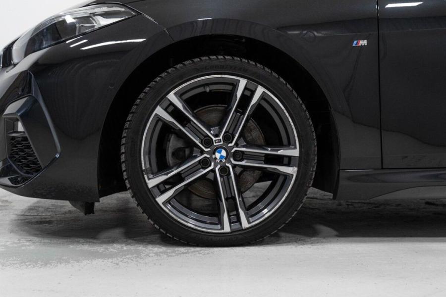 Black BMW 218 2022 in Vilnius, with an engine capacity of 2.00 L and mileage of 81 thousand km for 22900 €, photo 24 on AUTOMOTO.COM.LV