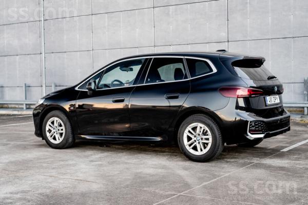 BMW 218 2024 Tallina vietnē Melns BMW 218 2024 Tallina, ar dzinēja tilpumu 1.50 L un nobraukumu 110 tūkst. km par 23000 €, foto 5 vietnē AUTOMOTO.COM.LV
