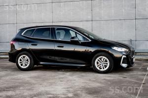 Melns BMW 218 2024 Tallina, ar dzinēja tilpumu 1.50 L un nobraukumu 110 tūkst. km par 23000 €, foto 7 vietnē AUTOMOTO.COM.LV