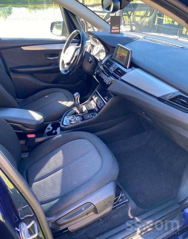 Blue BMW 218 2017 in Jelgava, with an engine capacity of 2.00 L and mileage of 157 thousand km for 8800 €, photo 6 on AUTOMOTO.COM.LV