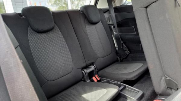 Blue BMW 218 2016 in Riga, with an engine capacity of 2.00 L and mileage of 223 thousand km for 8590 €, photo 9 on AUTOMOTO.COM.LV