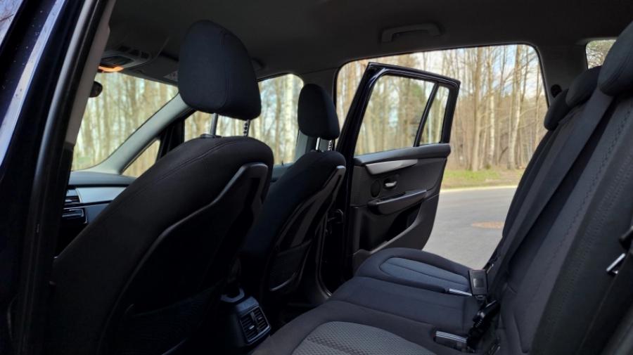 Blue BMW 218 2016 in Riga, with an engine capacity of 2.00 L and mileage of 223 thousand km for 8590 €, photo 31 on AUTOMOTO.COM.LV